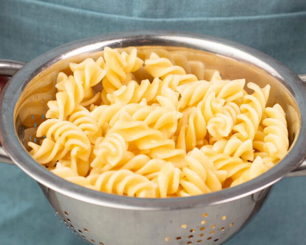 5 Reasons Rinsing Pasta for Pasta Salad Ensures Perfect Texture and Flavor