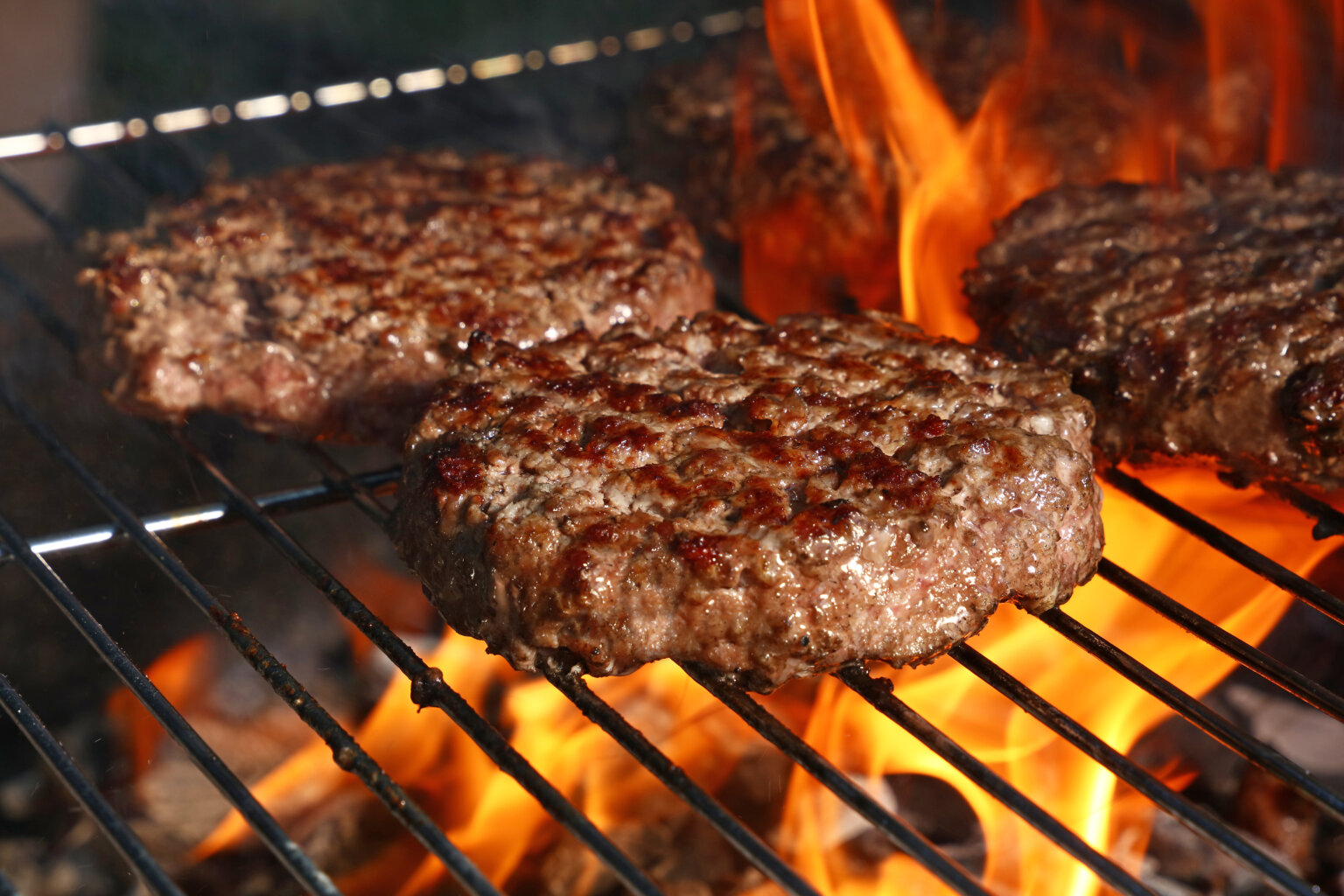 5 Ice Cube Burger Tricks to Keep Your Burgers Juicy and Flavorful