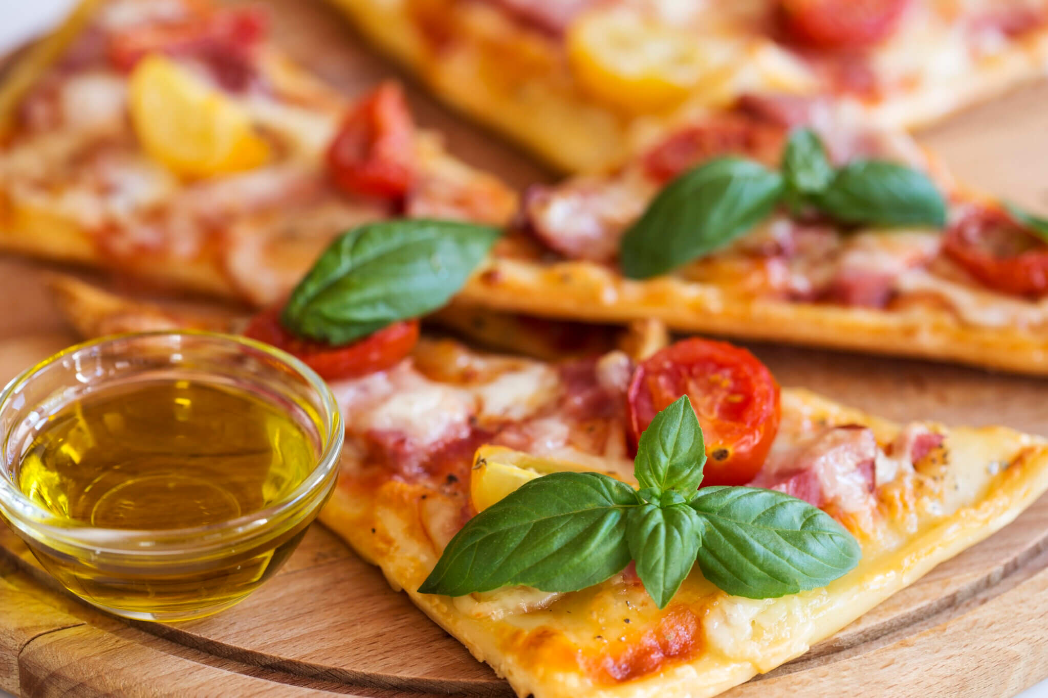 10 Reasons Brushing Olive Oil on Pizza Crust Makes Your Pizza Better