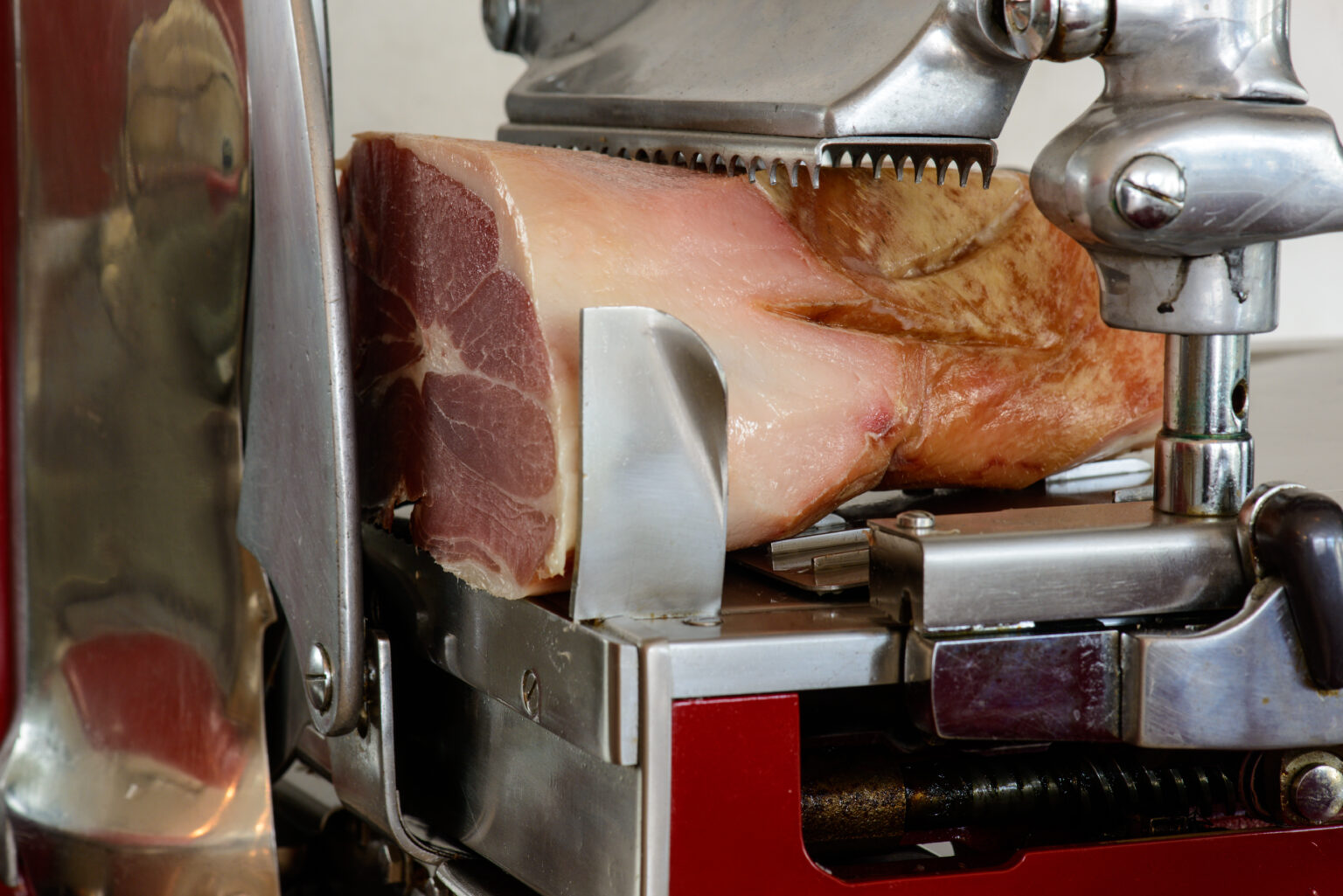 7 Manual Meat Slicer Types to Enhance Your Culinary Skills