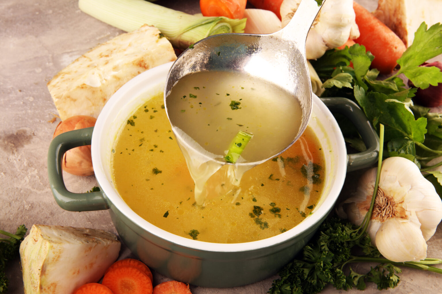 7 Differences Between Bouillon Cubes vs Liquid Broth for Healthier Cooking