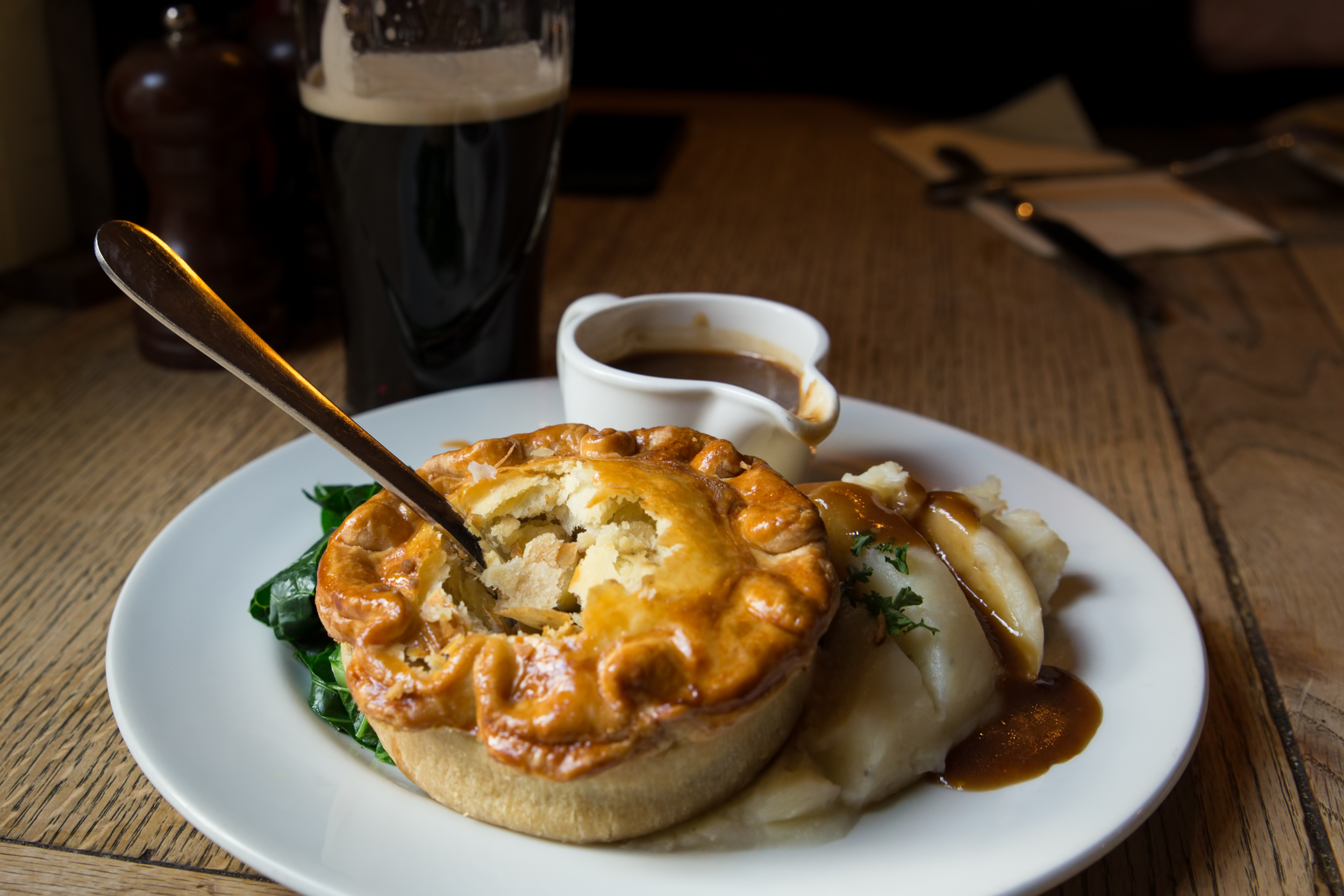 10 British Cuisine Dishes to Savor for a Taste of Tradition