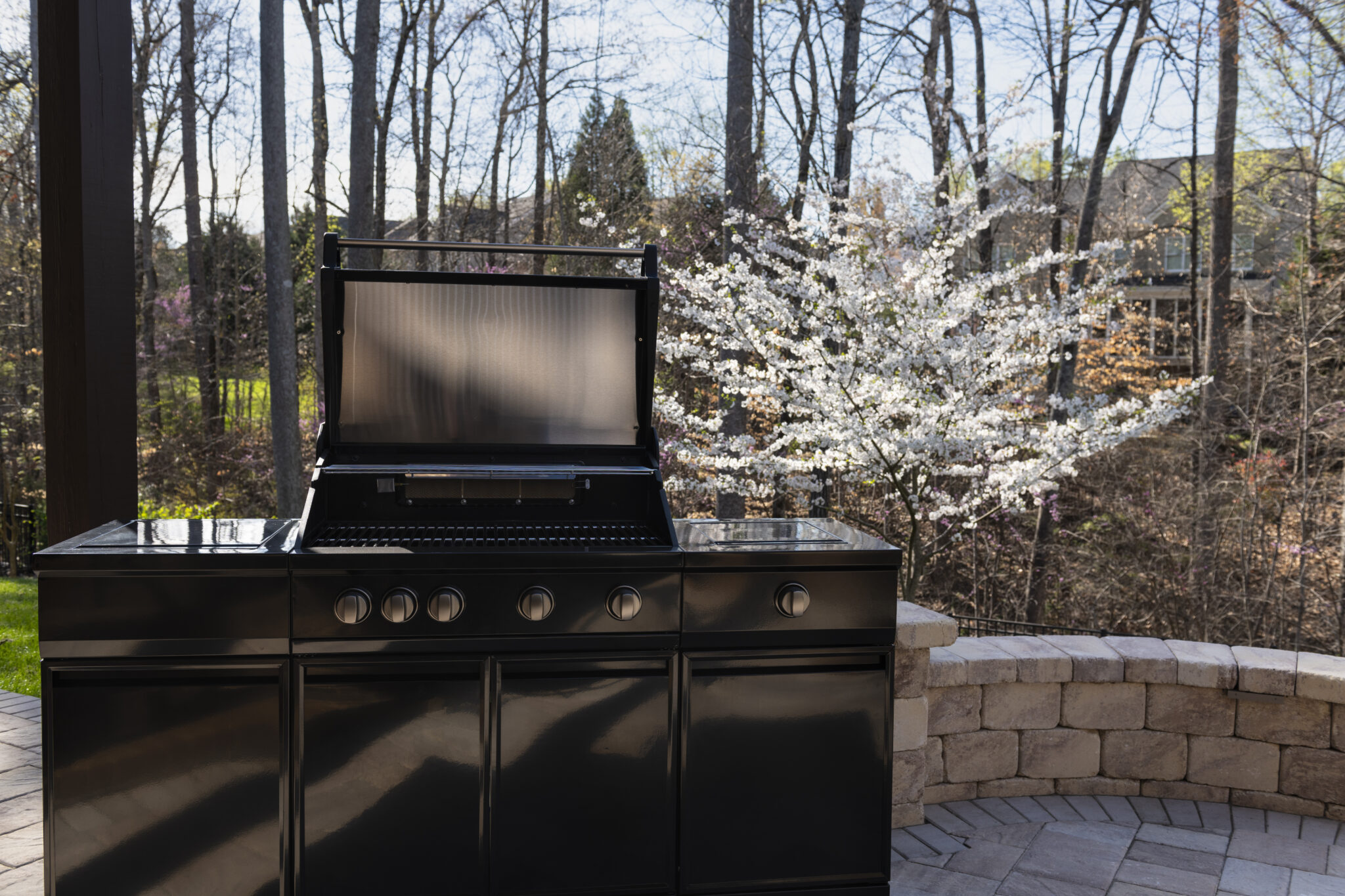 5 Outdoor Kitchen Grill Types to Boost Your BBQ Skills